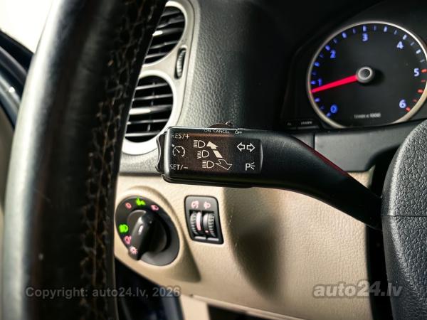 Pelēks Volkswagen Tiguan 2009 Viljandi, ar dzinēja tilpumu 2.00 L un nobraukumu 247 tūkst. km par 6190 €, foto 10 vietnē AUTOMOTO.COM.LV