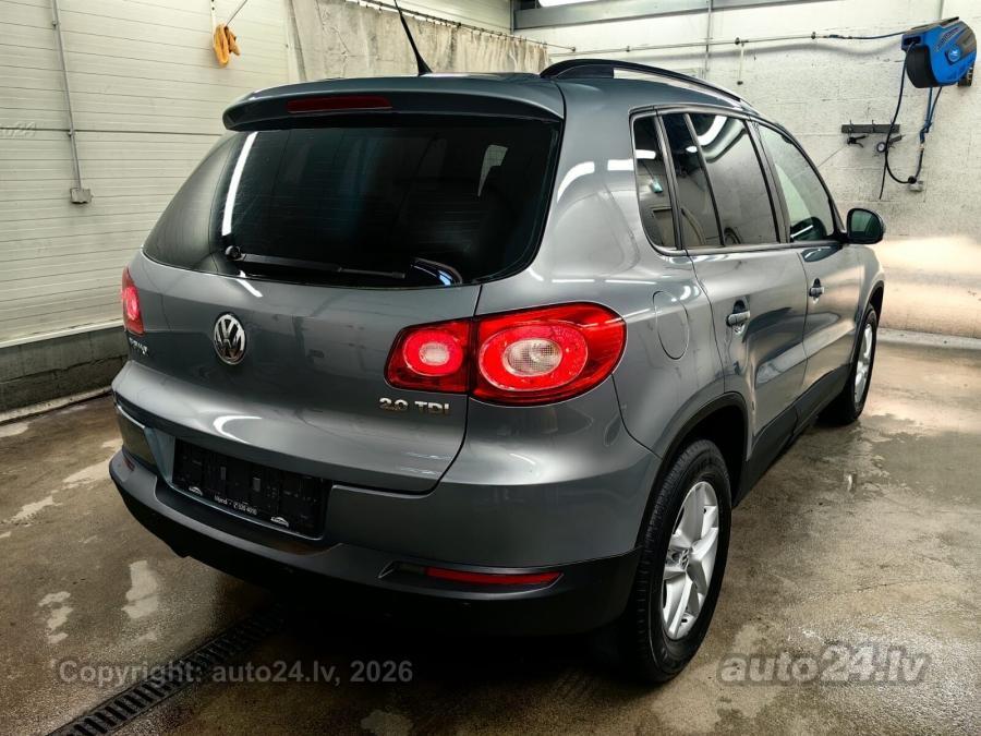 Pelēks Volkswagen Tiguan 2009 Viljandi, ar dzinēja tilpumu 2.00 L un nobraukumu 247 tūkst. km par 6190 €, foto 17 vietnē AUTOMOTO.COM.LV