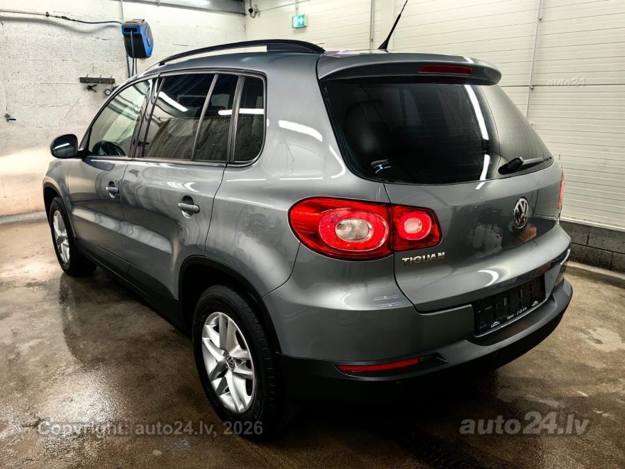 Pelēks Volkswagen Tiguan 2009 Viljandi, ar dzinēja tilpumu 2.00 L un nobraukumu 247 tūkst. km par 6190 €, foto 18 vietnē AUTOMOTO.COM.LV