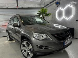 Grey Volkswagen Tiguan 2009 in Kaunas, with an engine capacity of 2.00 L and mileage of 277 thousand km for 6950 €, photo 4 on AUTOMOTO.COM.LV
