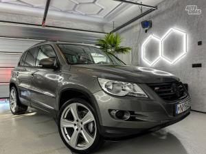 Grey Volkswagen Tiguan 2009 in Kaunas, with an engine capacity of 2.00 L and mileage of 277 thousand km for 6950 €, photo 5 on AUTOMOTO.COM.LV