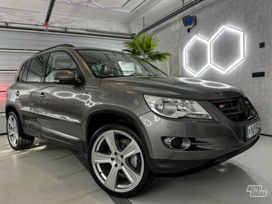 Grey Volkswagen Tiguan 2009 in Kaunas, with an engine capacity of 2.00 L and mileage of 277 thousand km for 6950 €, photo 7 on AUTOMOTO.COM.LV