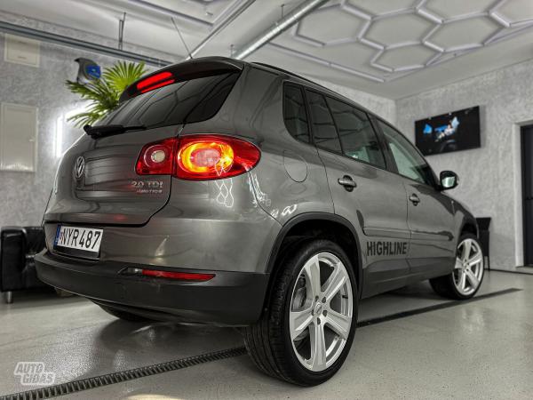 Pelēks Volkswagen Tiguan 2009 Kauņa, ar dzinēja tilpumu 2.00 L un nobraukumu 277 tūkst. km par 6950 €, foto 8 vietnē AUTOMOTO.COM.LV