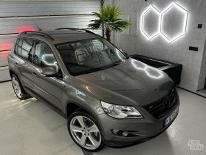 Grey Volkswagen Tiguan 2009 in Kaunas, with an engine capacity of 2.00 L and mileage of 277 thousand km for 6950 €, photo 10 on AUTOMOTO.COM.LV