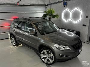 Grey Volkswagen Tiguan 2009 in Kaunas, with an engine capacity of 2.00 L and mileage of 277 thousand km for 6950 €, photo 12 on AUTOMOTO.COM.LV