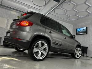 Grey Volkswagen Tiguan 2009 in Kaunas, with an engine capacity of 2.00 L and mileage of 277 thousand km for 6950 €, photo 13 on AUTOMOTO.COM.LV