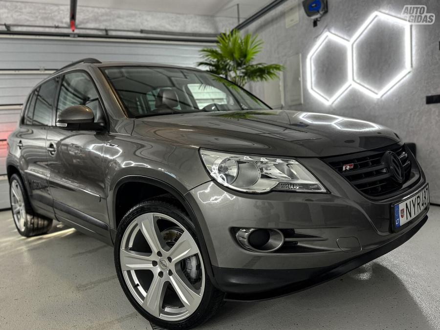 Grey Volkswagen Tiguan 2009 in Kaunas, with an engine capacity of 2.00 L and mileage of 277 thousand km for 6950 €, photo 14 on AUTOMOTO.COM.LV