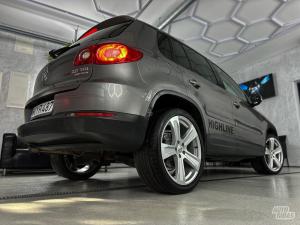 Grey Volkswagen Tiguan 2009 in Kaunas, with an engine capacity of 2.00 L and mileage of 277 thousand km for 6950 €, photo 15 on AUTOMOTO.COM.LV