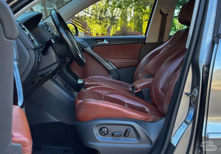 Grey Volkswagen Tiguan 2009 in Kaunas, with an engine capacity of 2.00 L and mileage of 277 thousand km for 6950 €, photo 23 on AUTOMOTO.COM.LV