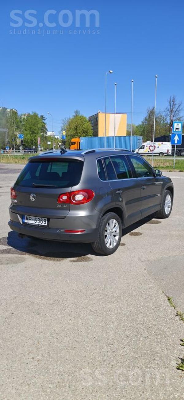 Pelēks Volkswagen Tiguan 2009 Rīga, ar dzinēja tilpumu 2.00 L un nobraukumu 207 tūkst. km par 4499 €, foto 2 vietnē AUTOMOTO.COM.LV