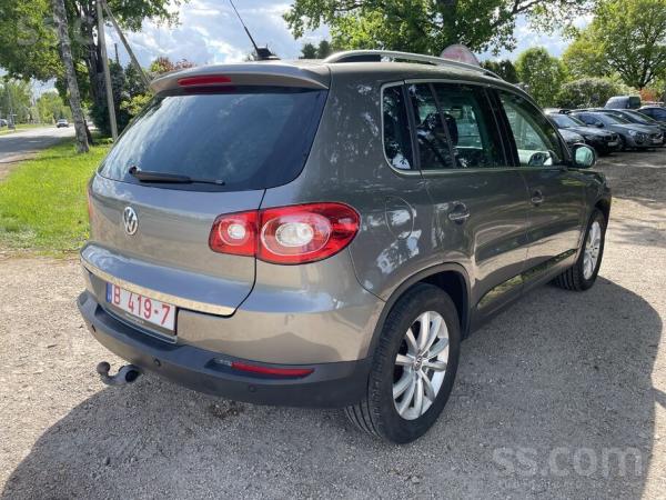 Grey Volkswagen Tiguan 2009 in Riga, with an engine capacity of 2.00 L and mileage of 231 thousand km for 6950 €, photo 5 on AUTOMOTO.COM.LV