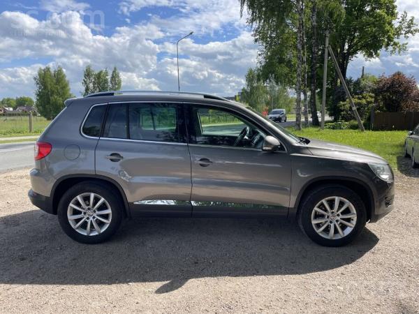 Grey Volkswagen Tiguan 2009 in Riga, with an engine capacity of 2.00 L and mileage of 231 thousand km for 6950 €, photo 6 on AUTOMOTO.COM.LV