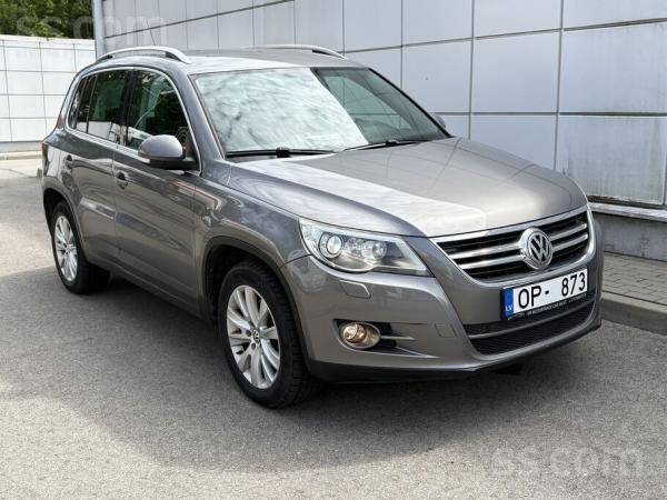 Pelēks Volkswagen Tiguan 2009 Rīga, ar dzinēja tilpumu 2.00 L un nobraukumu 0 tūkst. km par 3900 €, foto 1 vietnē AUTOMOTO.COM.LV