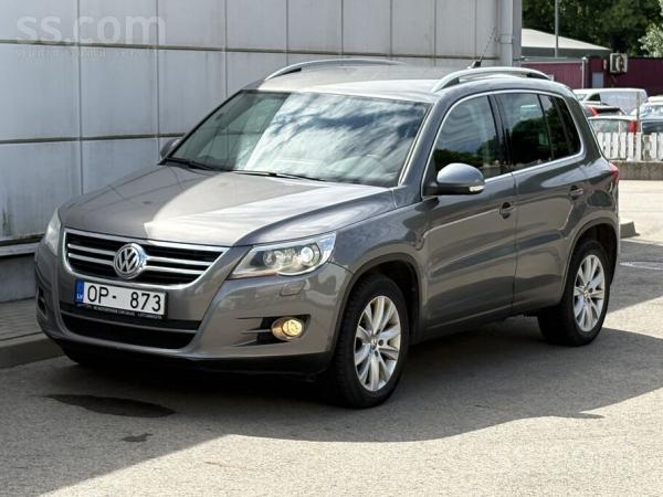 Pelēks Volkswagen Tiguan 2009 Rīga, ar dzinēja tilpumu 2.00 L un nobraukumu 0 tūkst. km par 3900 €, foto 3 vietnē AUTOMOTO.COM.LV