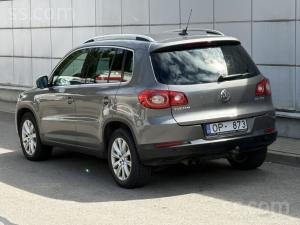 Pelēks Volkswagen Tiguan 2009 Rīga, ar dzinēja tilpumu 2.00 L un nobraukumu 0 tūkst. km par 3900 €, foto 5 vietnē AUTOMOTO.COM.LV