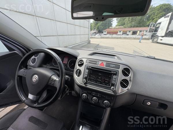 Pelēks Volkswagen Tiguan 2009 Rīga, ar dzinēja tilpumu 2.00 L un nobraukumu 0 tūkst. km par 3900 €, foto 8 vietnē AUTOMOTO.COM.LV