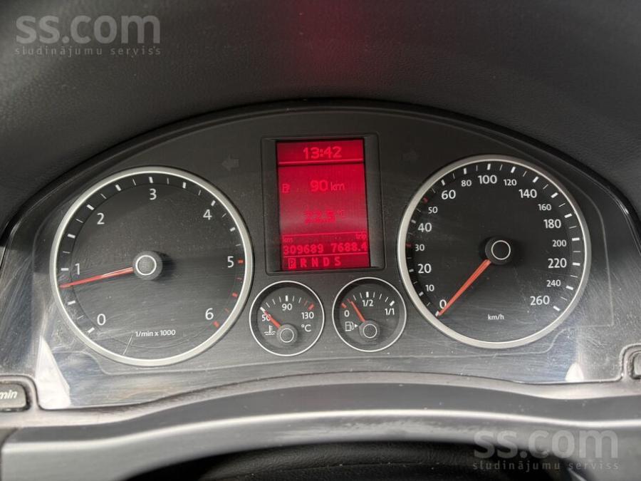 Pelēks Volkswagen Tiguan 2009 Rīga, ar dzinēja tilpumu 2.00 L un nobraukumu 0 tūkst. km par 3900 €, foto 14 vietnē AUTOMOTO.COM.LV