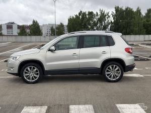 Pelēks Volkswagen Tiguan 2009 Viļņa, ar dzinēja tilpumu 2.00 L un nobraukumu 278 tūkst. km par 4250 €, foto 7 vietnē AUTOMOTO.COM.LV