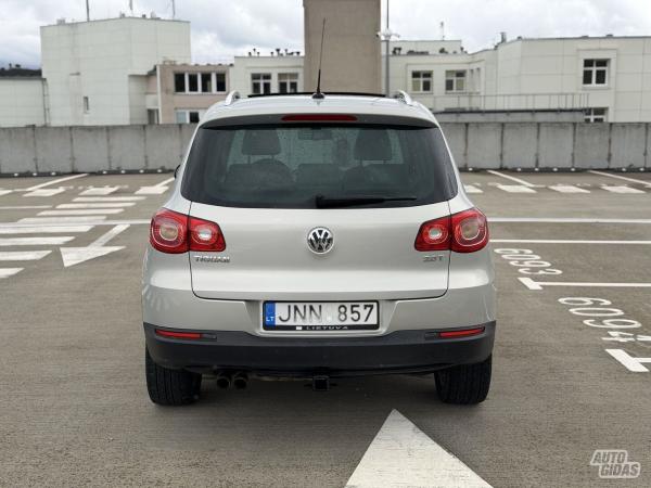 Grey Volkswagen Tiguan 2009 in Vilnius, with an engine capacity of 2.00 L and mileage of 278 thousand km for 4250 €, photo 7 on AUTOMOTO.COM.LV