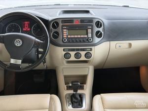 Pelēks Volkswagen Tiguan 2009 Viļņa, ar dzinēja tilpumu 2.00 L un nobraukumu 278 tūkst. km par 4250 €, foto 10 vietnē AUTOMOTO.COM.LV
