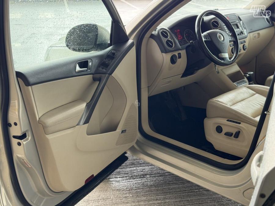 Pelēks Volkswagen Tiguan 2009 Viļņa, ar dzinēja tilpumu 2.00 L un nobraukumu 278 tūkst. km par 4250 €, foto 11 vietnē AUTOMOTO.COM.LV