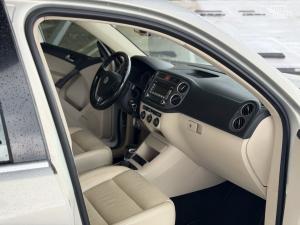 Pelēks Volkswagen Tiguan 2009 Viļņa, ar dzinēja tilpumu 2.00 L un nobraukumu 278 tūkst. km par 4250 €, foto 13 vietnē AUTOMOTO.COM.LV
