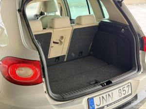 Pelēks Volkswagen Tiguan 2009 Viļņa, ar dzinēja tilpumu 2.00 L un nobraukumu 278 tūkst. km par 4250 €, foto 17 vietnē AUTOMOTO.COM.LV