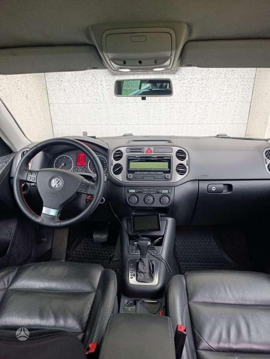 Pelēks Volkswagen Tiguan 2009 Šalčininkai, ar dzinēja tilpumu 1.97 L un nobraukumu 375 tūkst. km par 5350 €, foto 6 vietnē AUTOMOTO.COM.LV