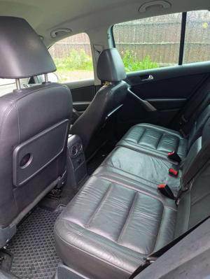 Pelēks Volkswagen Tiguan 2009 Šalčininkai, ar dzinēja tilpumu 1.97 L un nobraukumu 375 tūkst. km par 5350 €, foto 9 vietnē AUTOMOTO.COM.LV