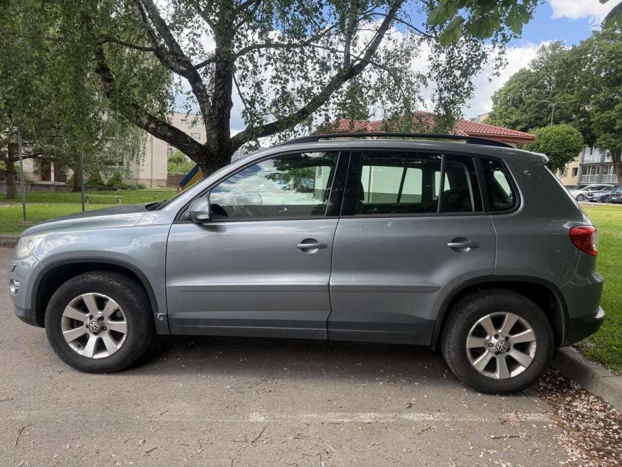 Pelēks Volkswagen Tiguan 2009 Raseiniai, ar dzinēja tilpumu 1.98 L un nobraukumu 261 tūkst. km par 4700 €, foto 3 vietnē AUTOMOTO.COM.LV