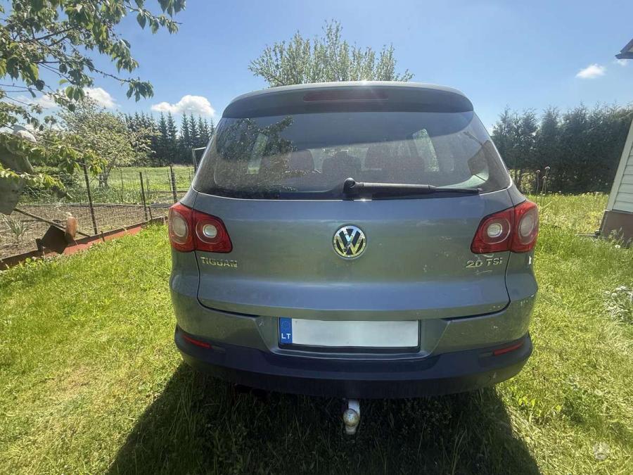 Pelēks Volkswagen Tiguan 2009 Raseiniai, ar dzinēja tilpumu 1.98 L un nobraukumu 261 tūkst. km par 4700 €, foto 5 vietnē AUTOMOTO.COM.LV
