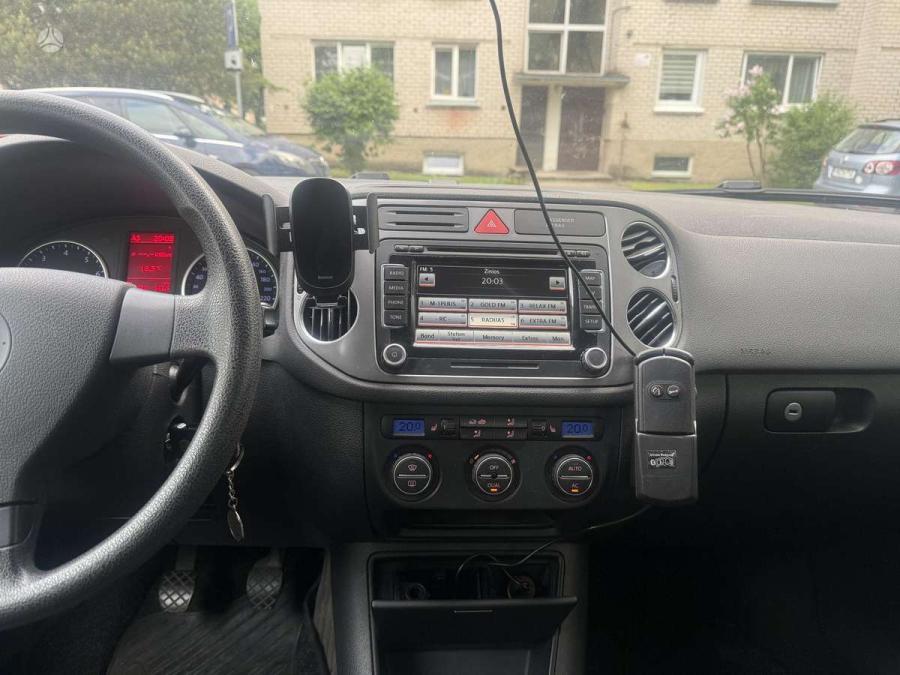 Pelēks Volkswagen Tiguan 2009 Raseiniai, ar dzinēja tilpumu 1.98 L un nobraukumu 261 tūkst. km par 4700 €, foto 6 vietnē AUTOMOTO.COM.LV