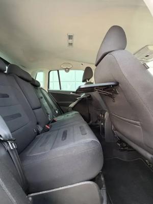 Pelēks Volkswagen Tiguan 2009 Rīga, ar dzinēja tilpumu 2.00 L un nobraukumu 309 tūkst. km par 3900 €, foto 11 vietnē AUTOMOTO.COM.LV