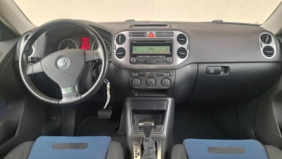 Pelēks Volkswagen Tiguan 2009 Ogre, ar dzinēja tilpumu 2.00 L un nobraukumu 163 tūkst. km par 7350 €, foto 10 vietnē AUTOMOTO.COM.LV