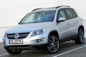 Pelēks Volkswagen Tiguan 2009 Rīga, ar dzinēja tilpumu 2.00 L un nobraukumu 1768 tūkst. km par 7900 €, foto 4 vietnē AUTOMOTO.COM.LV