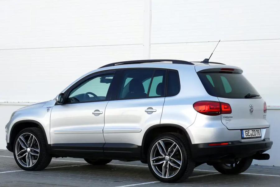 Pelēks Volkswagen Tiguan 2009 Rīga, ar dzinēja tilpumu 2.00 L un nobraukumu 1768 tūkst. km par 7900 €, foto 7 vietnē AUTOMOTO.COM.LV