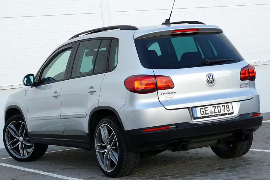 Pelēks Volkswagen Tiguan 2009 Rīga, ar dzinēja tilpumu 2.00 L un nobraukumu 1768 tūkst. km par 7900 €, foto 8 vietnē AUTOMOTO.COM.LV