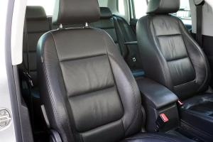 Pelēks Volkswagen Tiguan 2009 Rīga, ar dzinēja tilpumu 2.00 L un nobraukumu 1768 tūkst. km par 7900 €, foto 14 vietnē AUTOMOTO.COM.LV