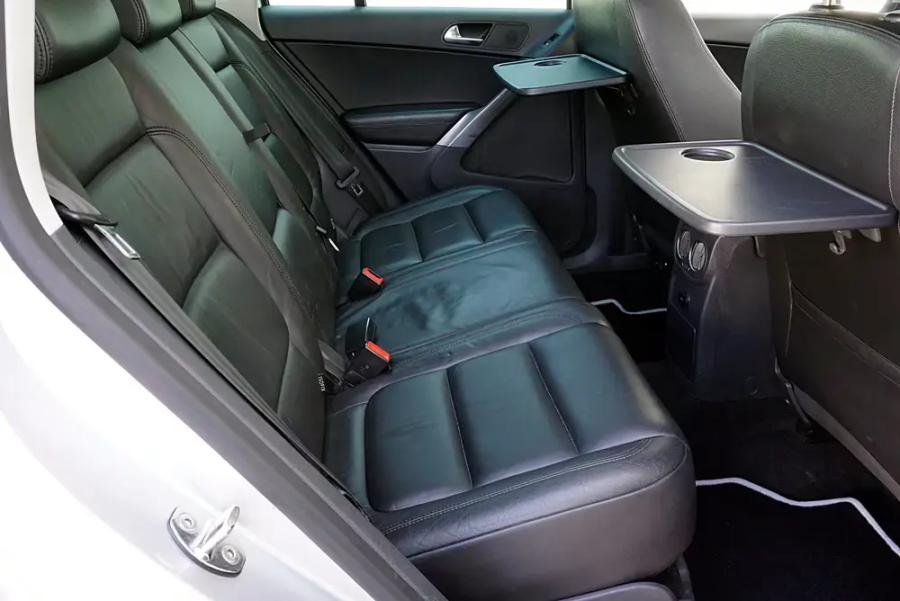 Pelēks Volkswagen Tiguan 2009 Rīga, ar dzinēja tilpumu 2.00 L un nobraukumu 1768 tūkst. km par 7900 €, foto 16 vietnē AUTOMOTO.COM.LV
