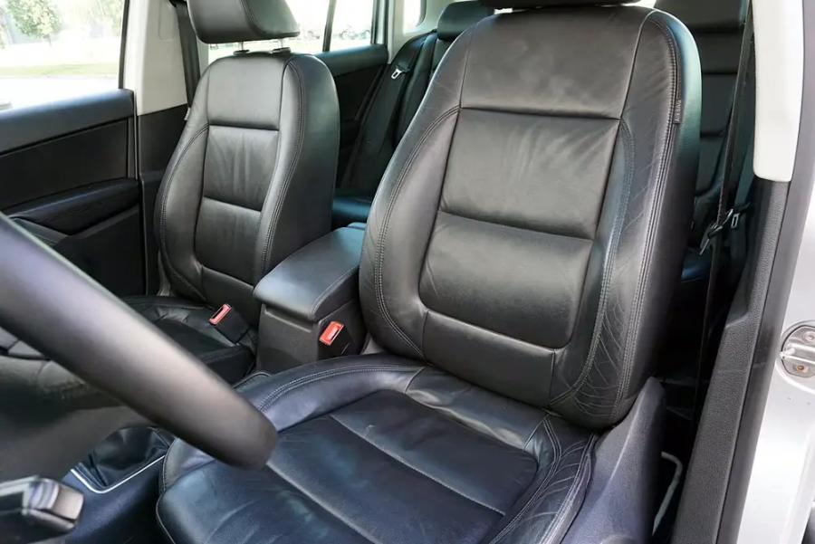 Pelēks Volkswagen Tiguan 2009 Rīga, ar dzinēja tilpumu 2.00 L un nobraukumu 1768 tūkst. km par 7900 €, foto 19 vietnē AUTOMOTO.COM.LV