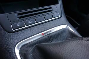 Pelēks Volkswagen Tiguan 2009 Rīga, ar dzinēja tilpumu 2.00 L un nobraukumu 1768 tūkst. km par 7900 €, foto 23 vietnē AUTOMOTO.COM.LV