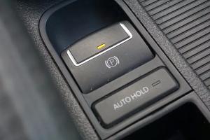 Pelēks Volkswagen Tiguan 2009 Rīga, ar dzinēja tilpumu 2.00 L un nobraukumu 1768 tūkst. km par 7900 €, foto 28 vietnē AUTOMOTO.COM.LV