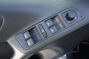 Pelēks Volkswagen Tiguan 2009 Rīga, ar dzinēja tilpumu 2.00 L un nobraukumu 1768 tūkst. km par 7900 €, foto 29 vietnē AUTOMOTO.COM.LV