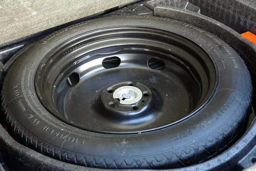 Pelēks Volkswagen Tiguan 2009 Rīga, ar dzinēja tilpumu 2.00 L un nobraukumu 1768 tūkst. km par 7900 €, foto 31 vietnē AUTOMOTO.COM.LV