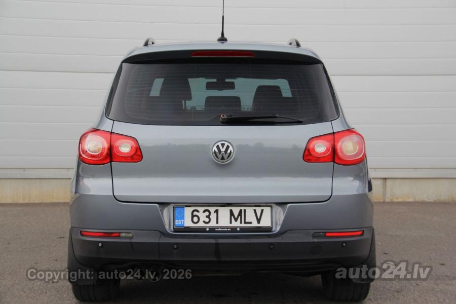 Pelēks Volkswagen Tiguan 2009 Tartu, ar dzinēja tilpumu 2.00 L un nobraukumu 290 tūkst. km par 3999 €, foto 6 vietnē AUTOMOTO.COM.LV