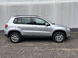 Grey Volkswagen Tiguan 2009 in Ogre, with an engine capacity of 1.40 L and mileage of 241 thousand km for 5750 €, photo 3 on AUTOMOTO.COM.LV