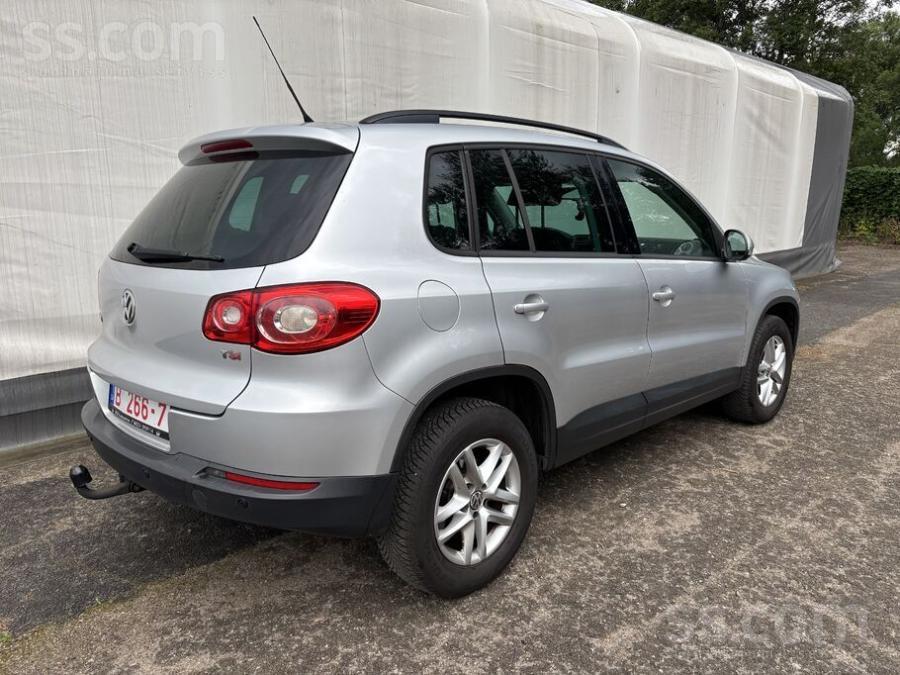 Grey Volkswagen Tiguan 2009 in Ogre, with an engine capacity of 1.40 L and mileage of 241 thousand km for 5750 €, photo 6 on AUTOMOTO.COM.LV
