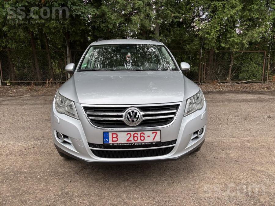 Grey Volkswagen Tiguan 2009 in Ogre, with an engine capacity of 1.40 L and mileage of 241 thousand km for 5750 €, photo 8 on AUTOMOTO.COM.LV