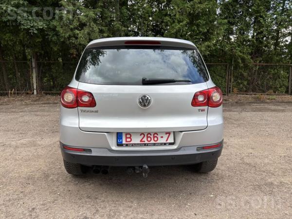 Pelēks Volkswagen Tiguan 2009 Ogre, ar dzinēja tilpumu 1.40 L un nobraukumu 241 tūkst. km par 5750 €, foto 8 vietnē AUTOMOTO.COM.LV