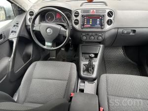 Grey Volkswagen Tiguan 2009 in Ogre, with an engine capacity of 1.40 L and mileage of 241 thousand km for 5750 €, photo 10 on AUTOMOTO.COM.LV